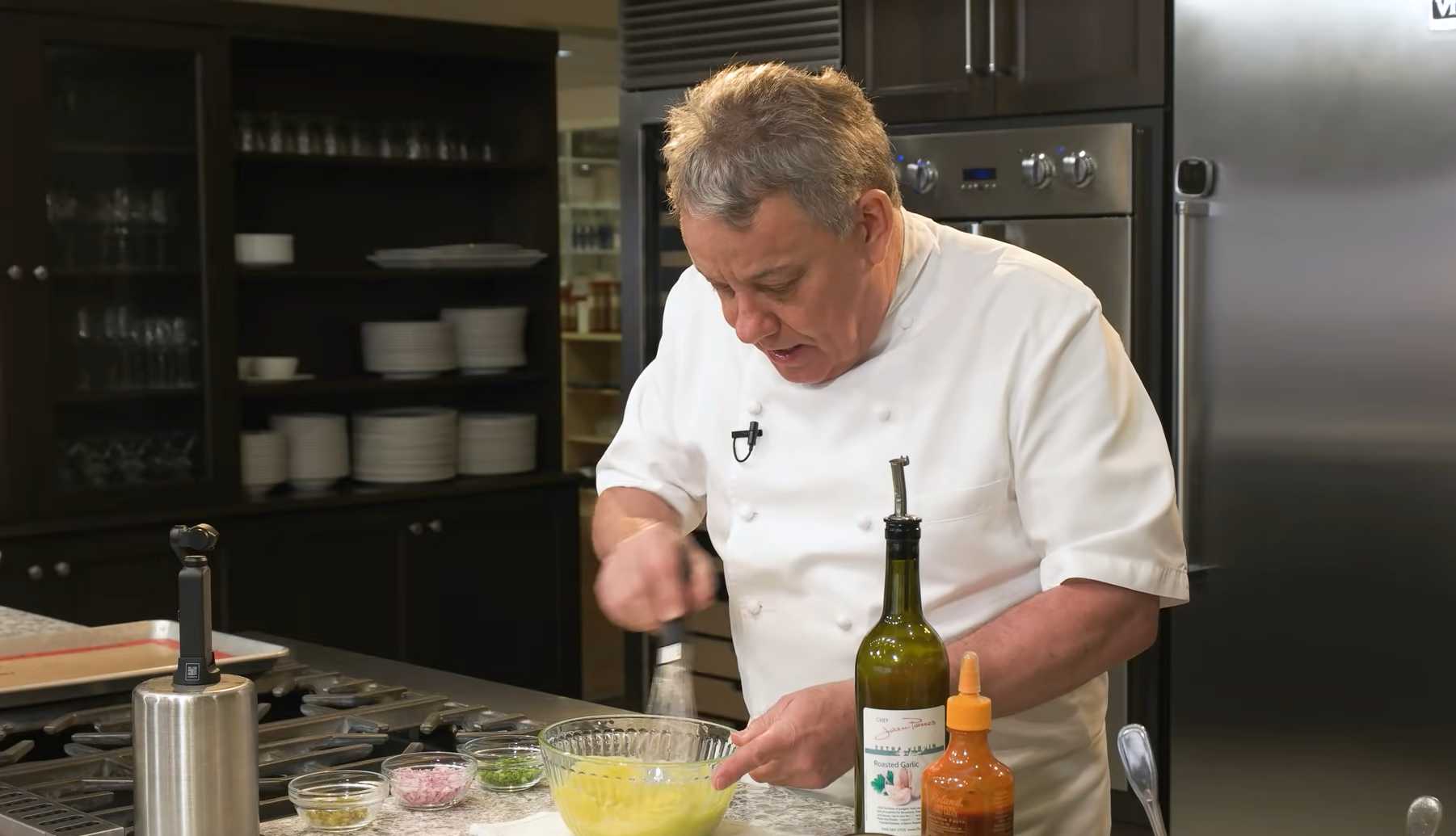 Homemade Mayonnaise - You'll Never Buy It Again!