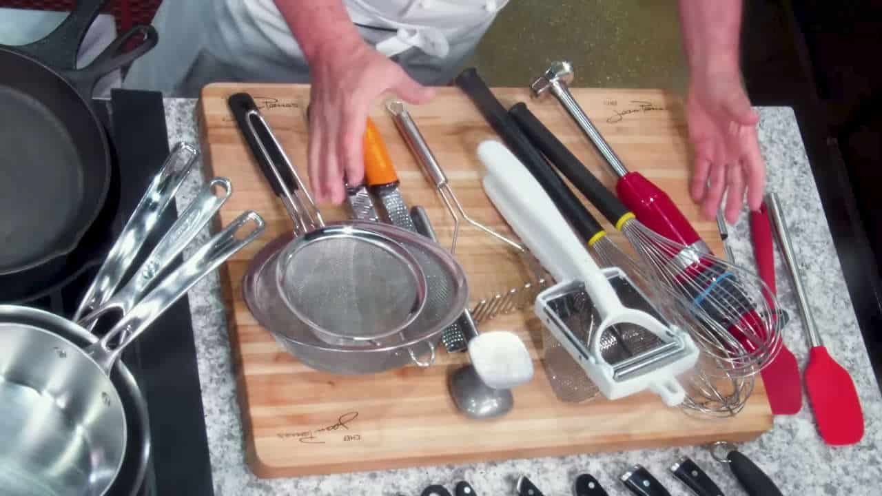 Must Have Kitchen Tools That Will Up Your Kitchen Game!