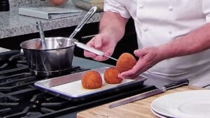 Deliciously Easy Arancini Recipe: Crispy, Creamy, Perfect!