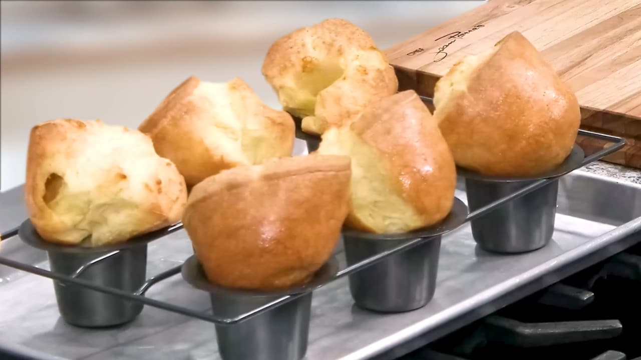 Yorkshire Pudding Perfection: Recipe & Pro Tips