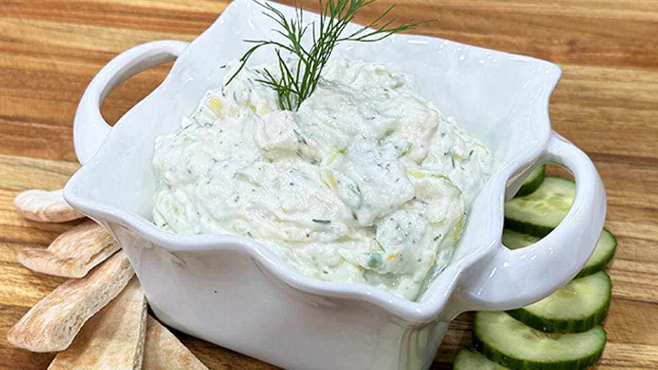 Refreshing Tzatziki Sauce Recipe: Authentic And Creamy