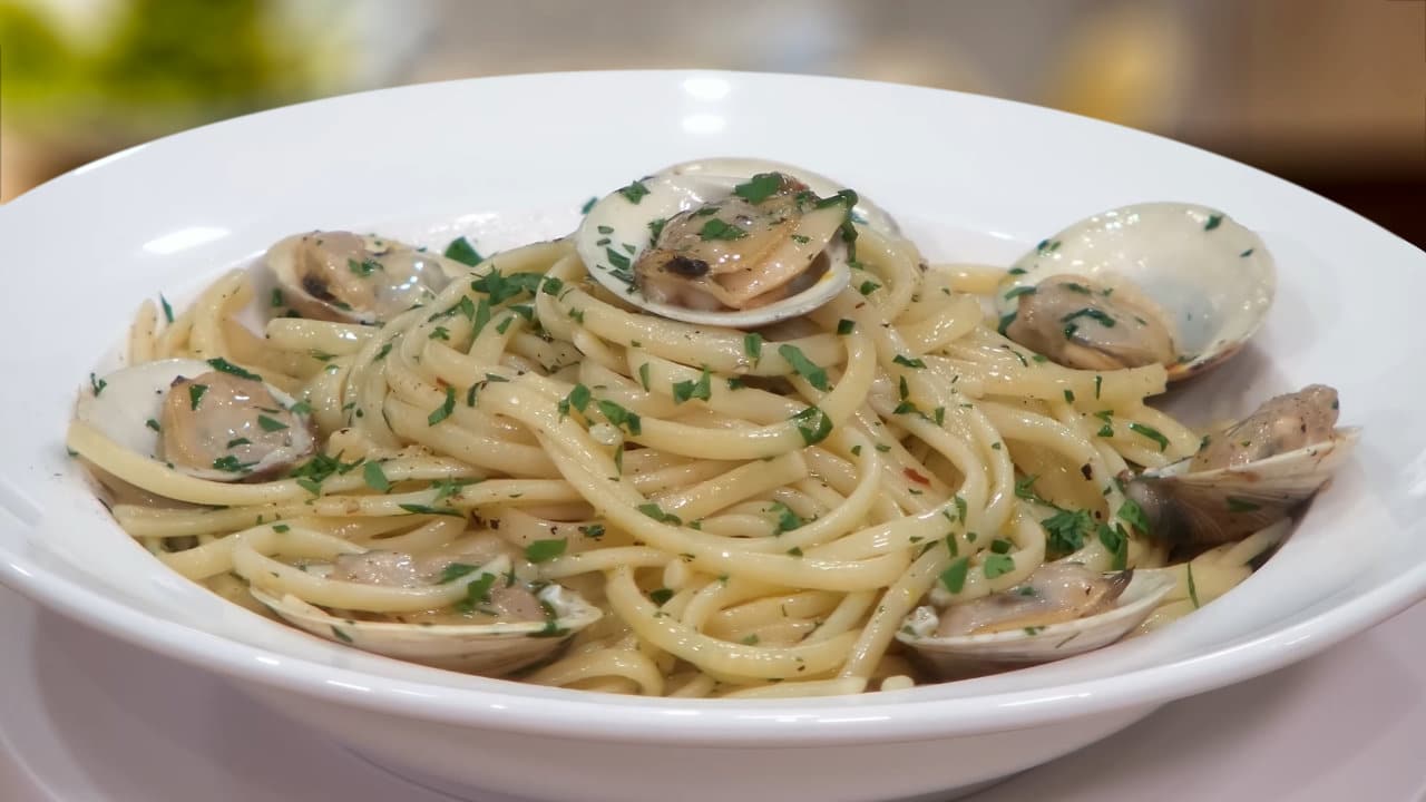 Authentic Pasta With Clam Sauce – Italian And French Style