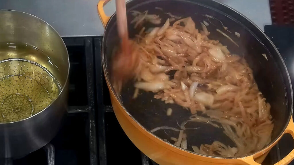 French Onion Pasta à La Jean-Pierre – Irresistibly Cheesy