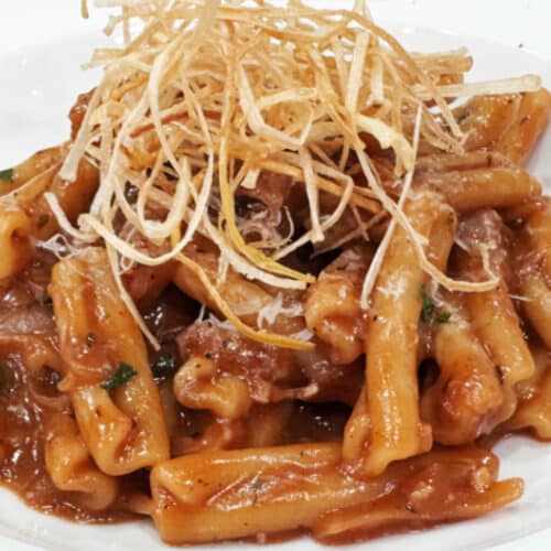 French Onion Pasta à La Jean-Pierre – Irresistibly Cheesy